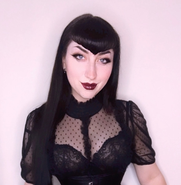 Throne | Hailey Rose | My Wishlist