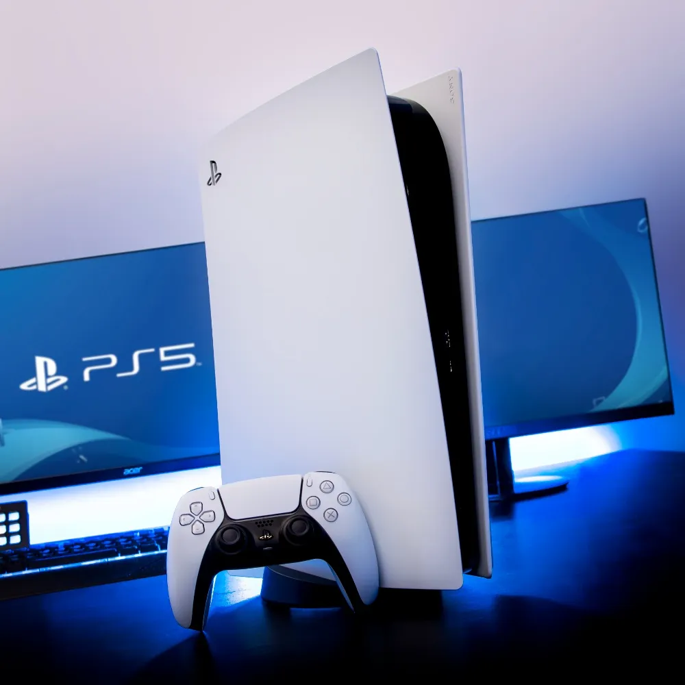 Throne | OutOfQuarters_Gamer | Games